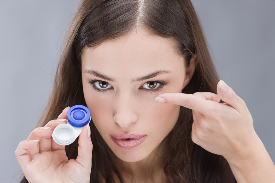 How Long Can You Wear Contact Lenses In A Day FAQs For Contact Lens